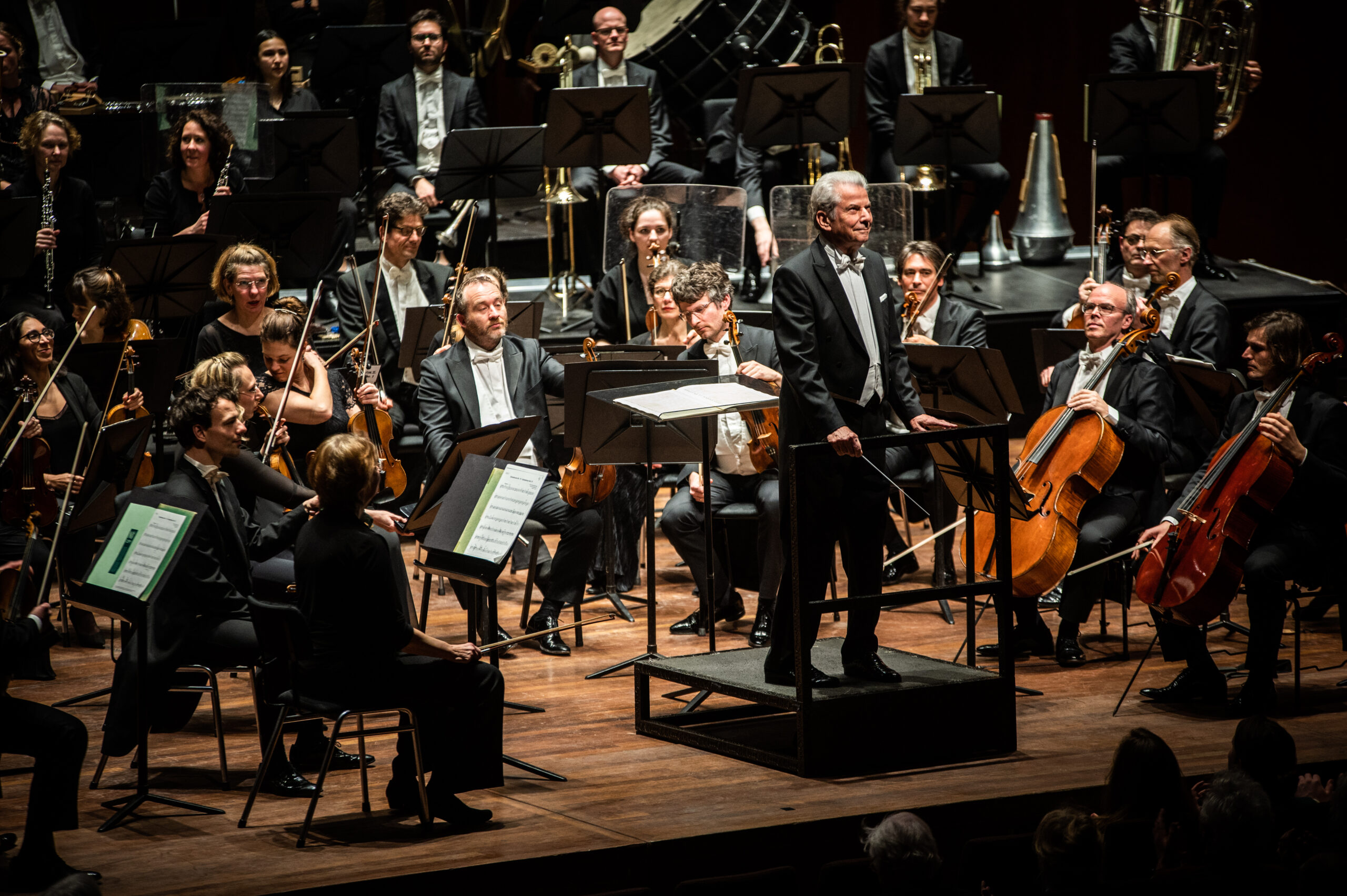 Noord Nederlands Orkest o.l.v. Hartmut Haenchen, met Peter Rösel ...